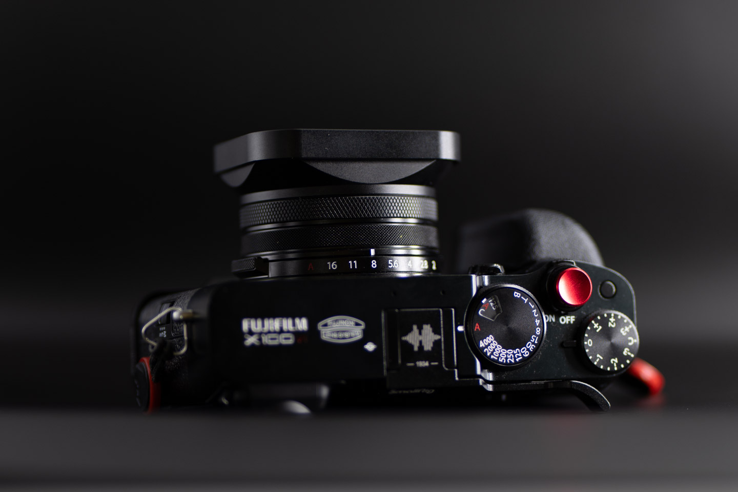 Fuji XT5 vs X100VI for Street Photography: A Detailed Comparison - The Cotswold Photographer